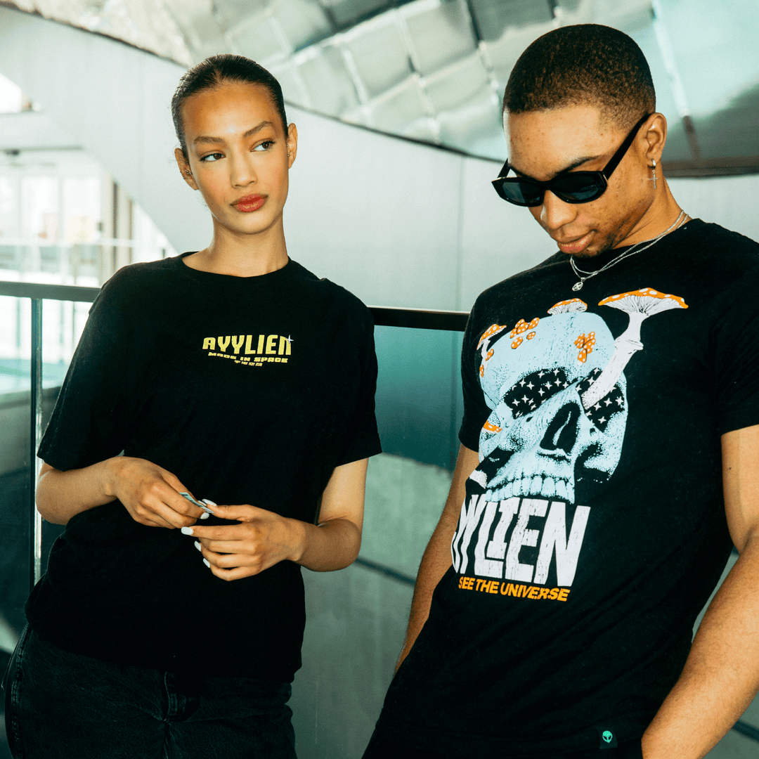 See the Universe Tee – Ayylien